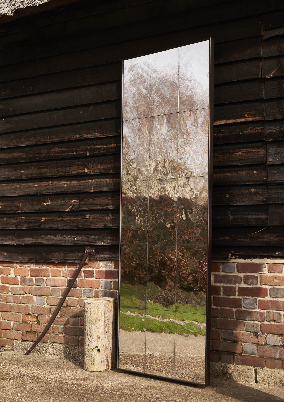 Hand Drawn Cylinder Glass | Dominic Schuster
